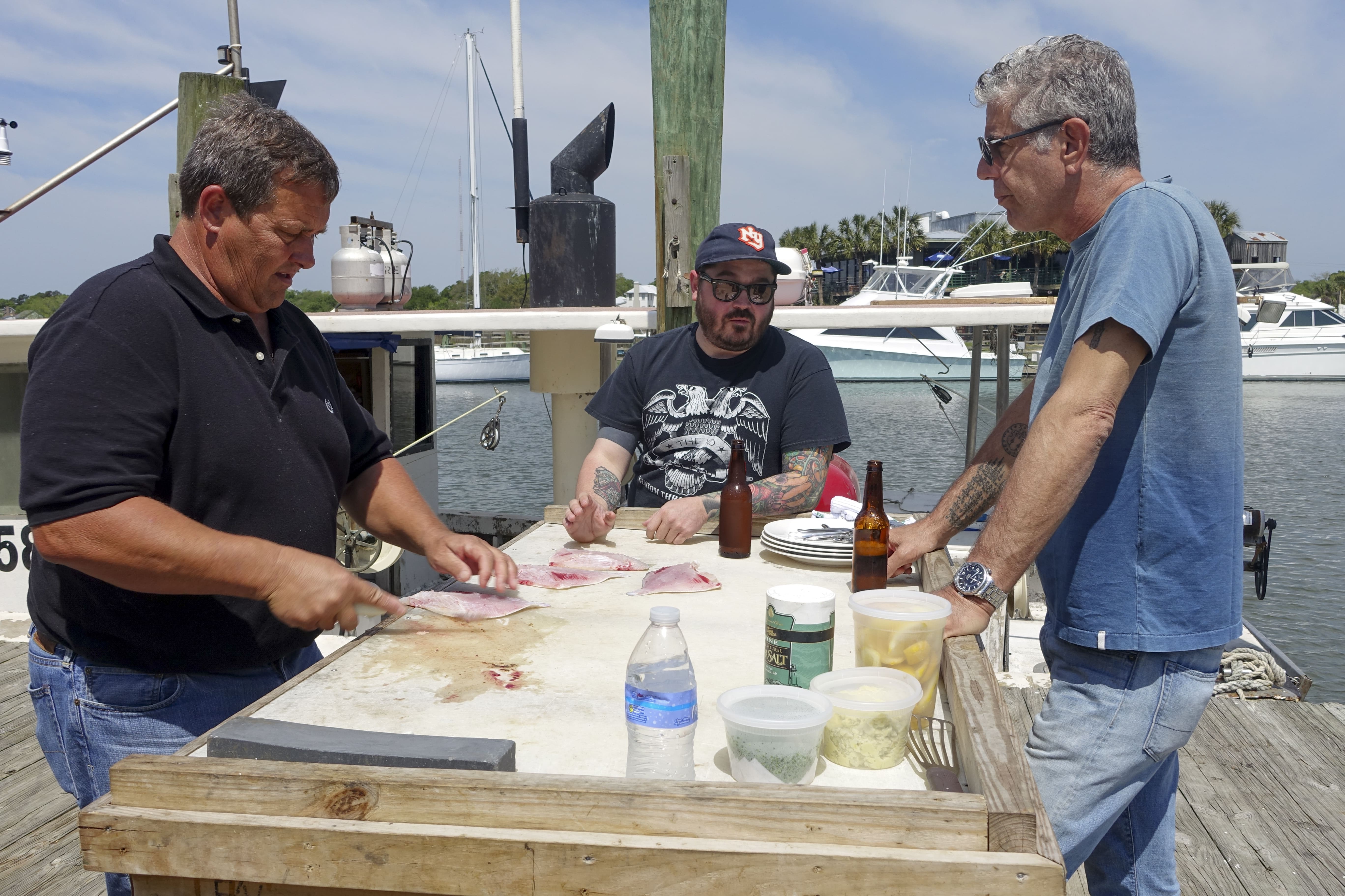 Anthony Bourdain desvenda os sabores e saberes da gastronomia de ...