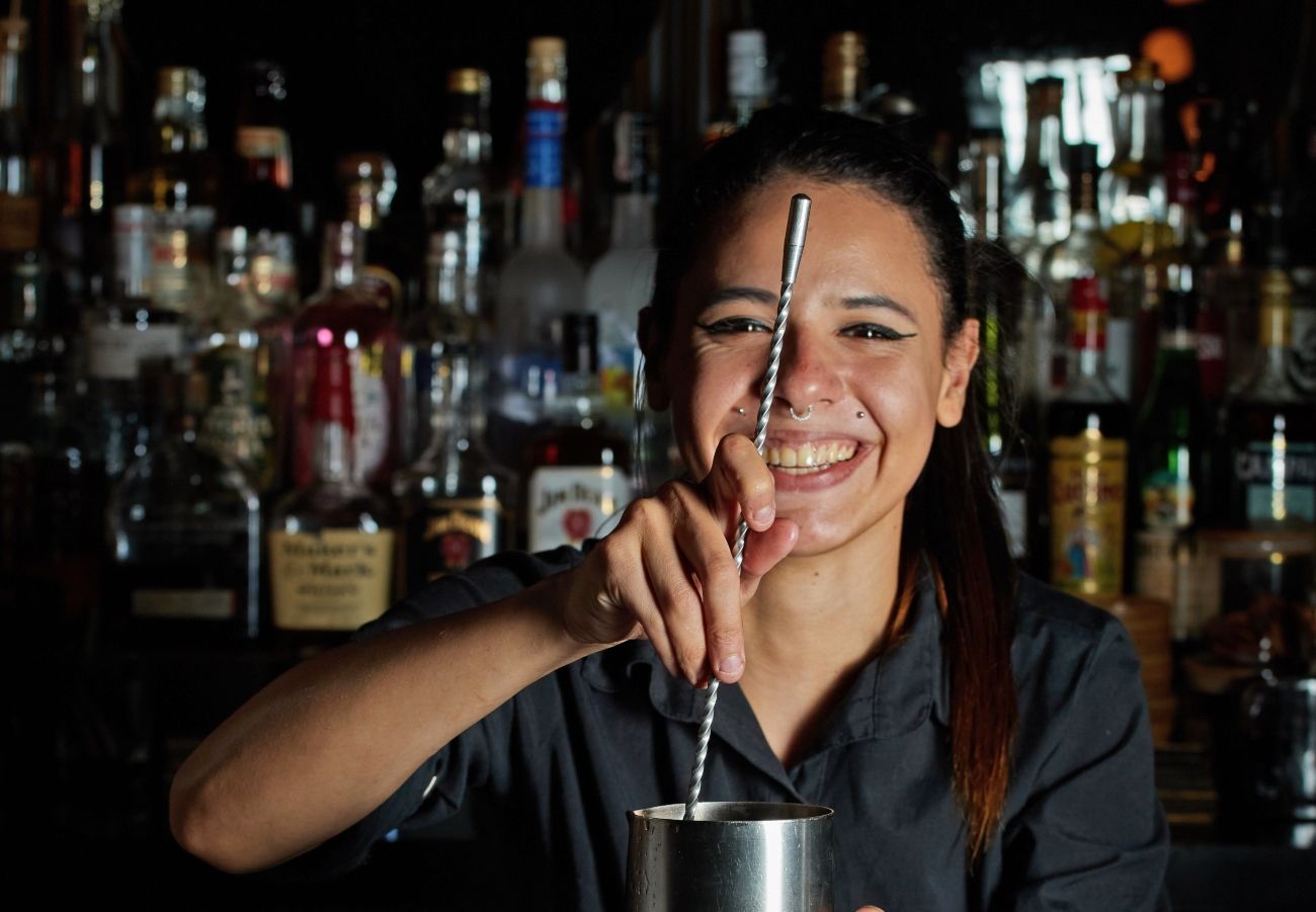 Onde os bartenders bebem? Com Cris Negreiros, do Carrasco Bar, em São ...