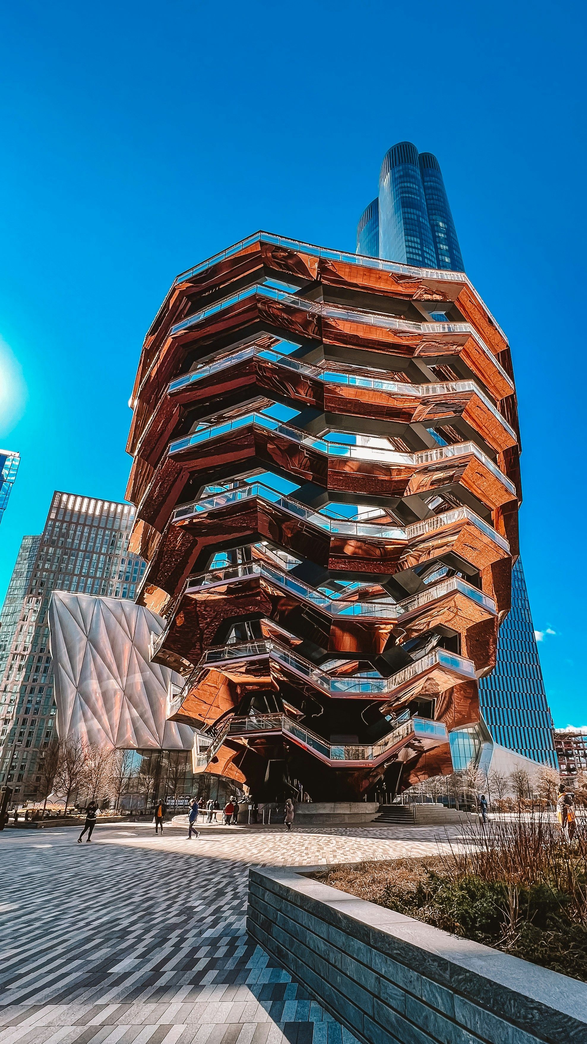 Após três anos, a famosa atração The Vessel reabrirá em Nova York | CNN ...