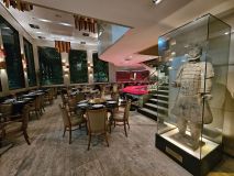 Mr. Lam segue firme e forte como majestoso santuário da cozinha chinesa ...