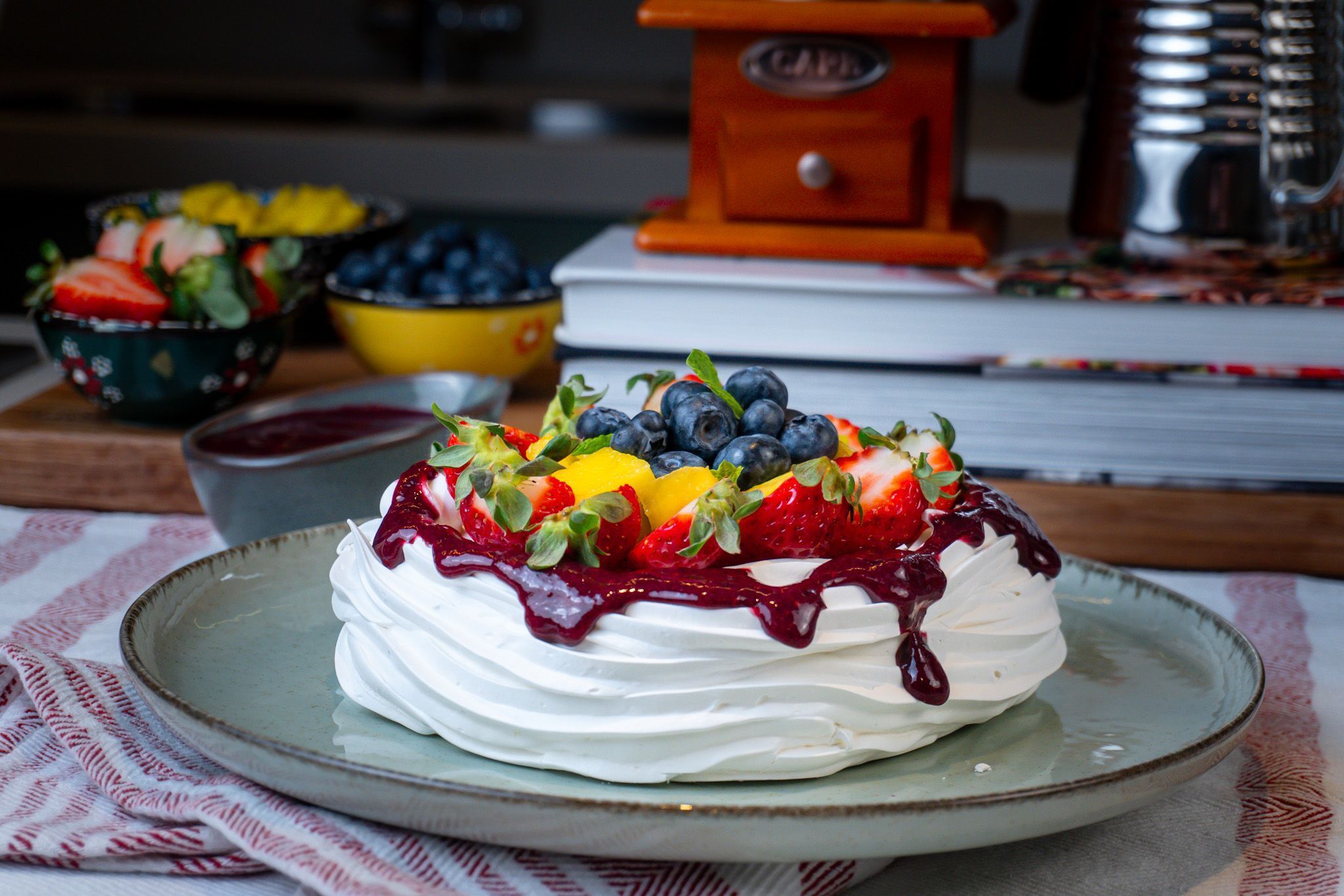 Pavlova à brasileira: aprenda receita refrescante do chef Felipe Caputo ...