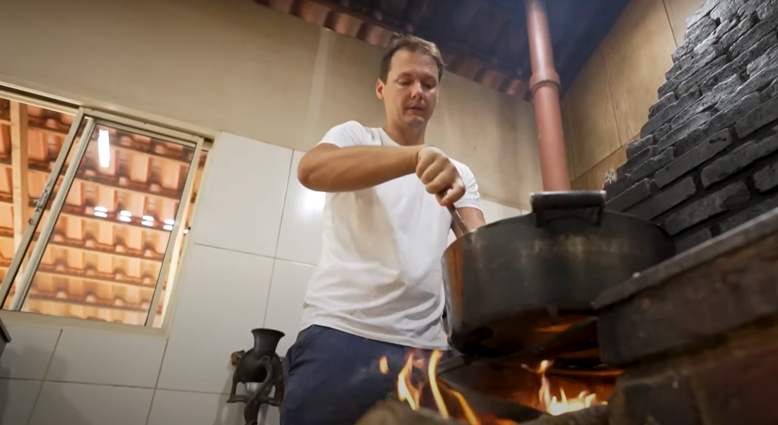 Chef Ian Baiocchi serve Goiás contemporâneo pautado nos sabores do Cerrado | CNN Brasil V&G