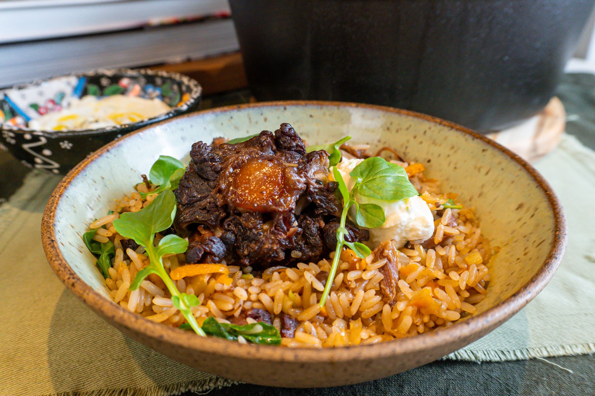 Dia das Mães: aprenda receita de arroz de rabada com agrião e coalhada ...